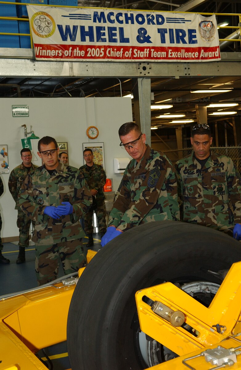 AMC command chief emphasizes role of supervisors > Air Mobility Command ...