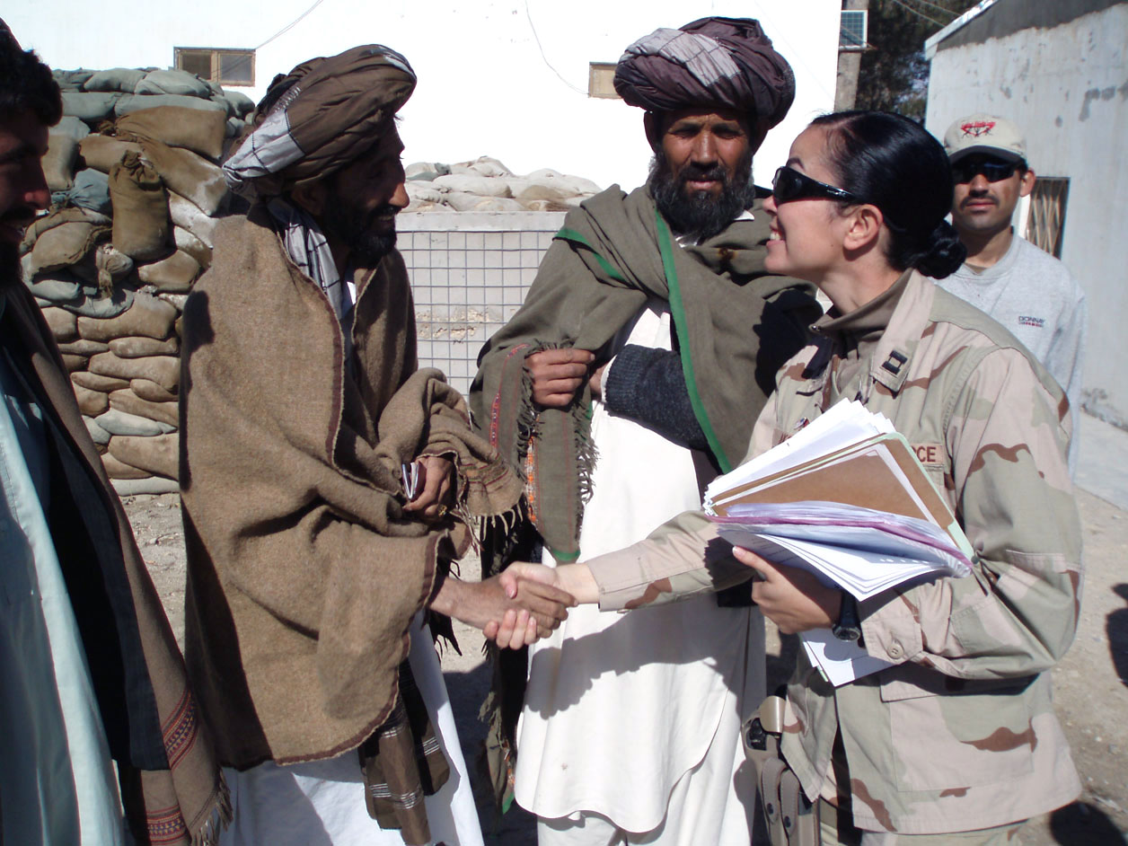 Qalat PRT hosts its first vendor fair