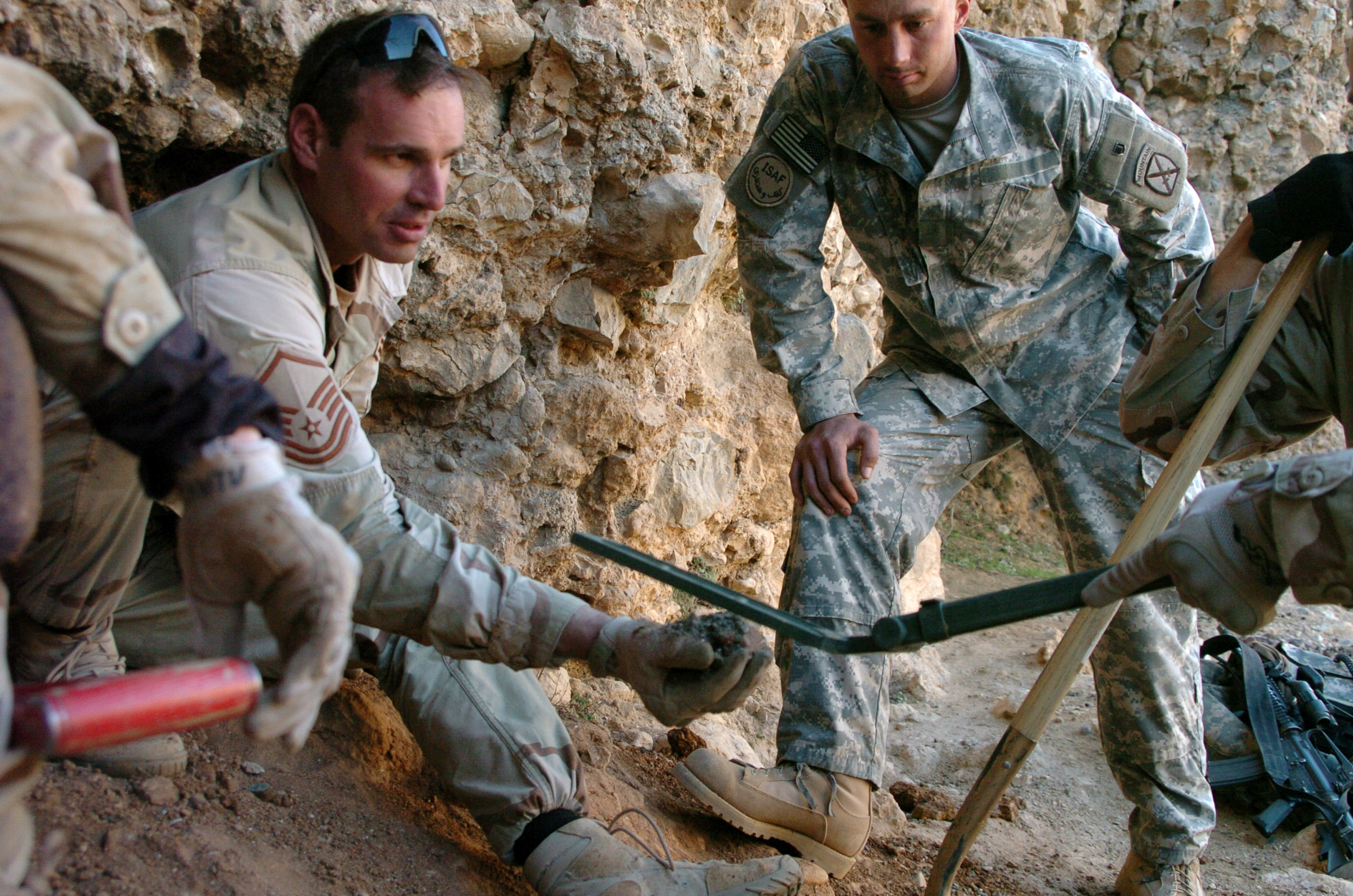 Searching for weapons > Air Force > Article Display