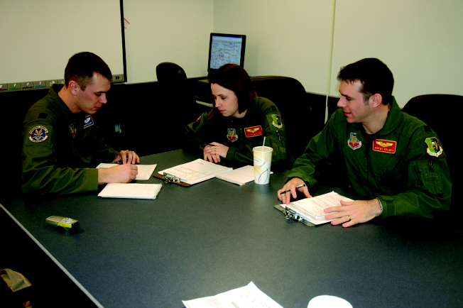 Flying family performs mission together > Air Combat Command > Display