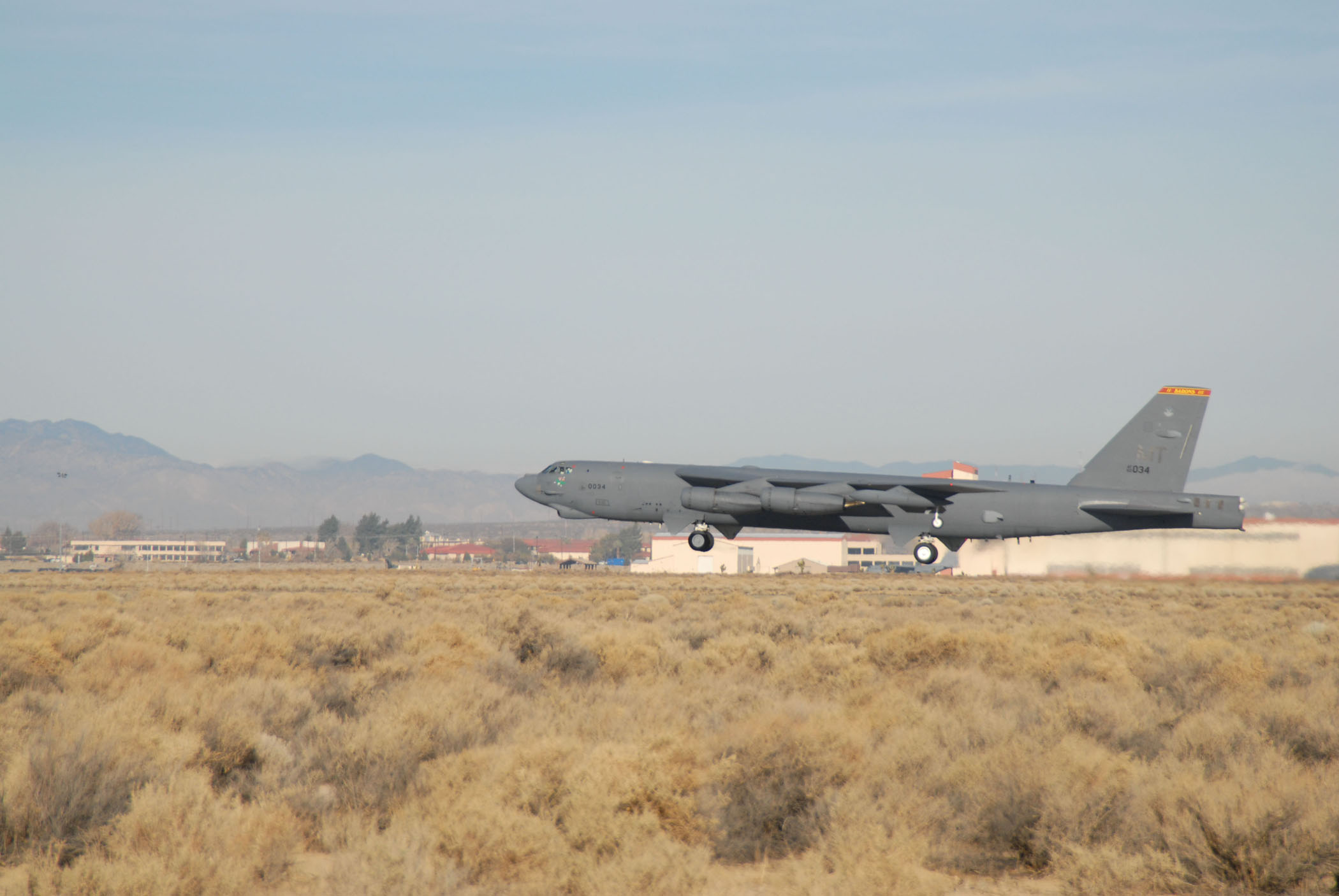 B-52 flight uses synthetic fuel in all eight engines > Edwards Air ...