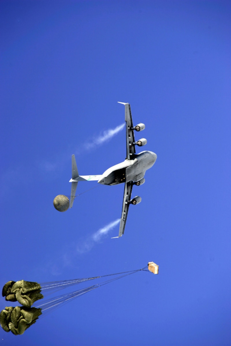 South Pole airdrop leads to award > Air Force Reserve Command > News ...