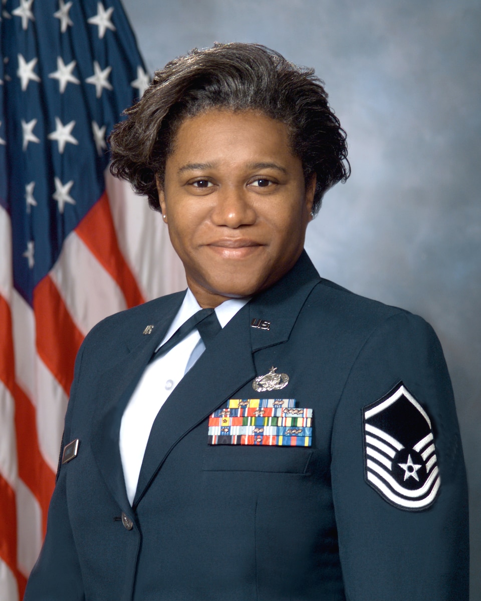 Blacks in Government recognizes Eglin NCO > Air Force Materiel Command ...