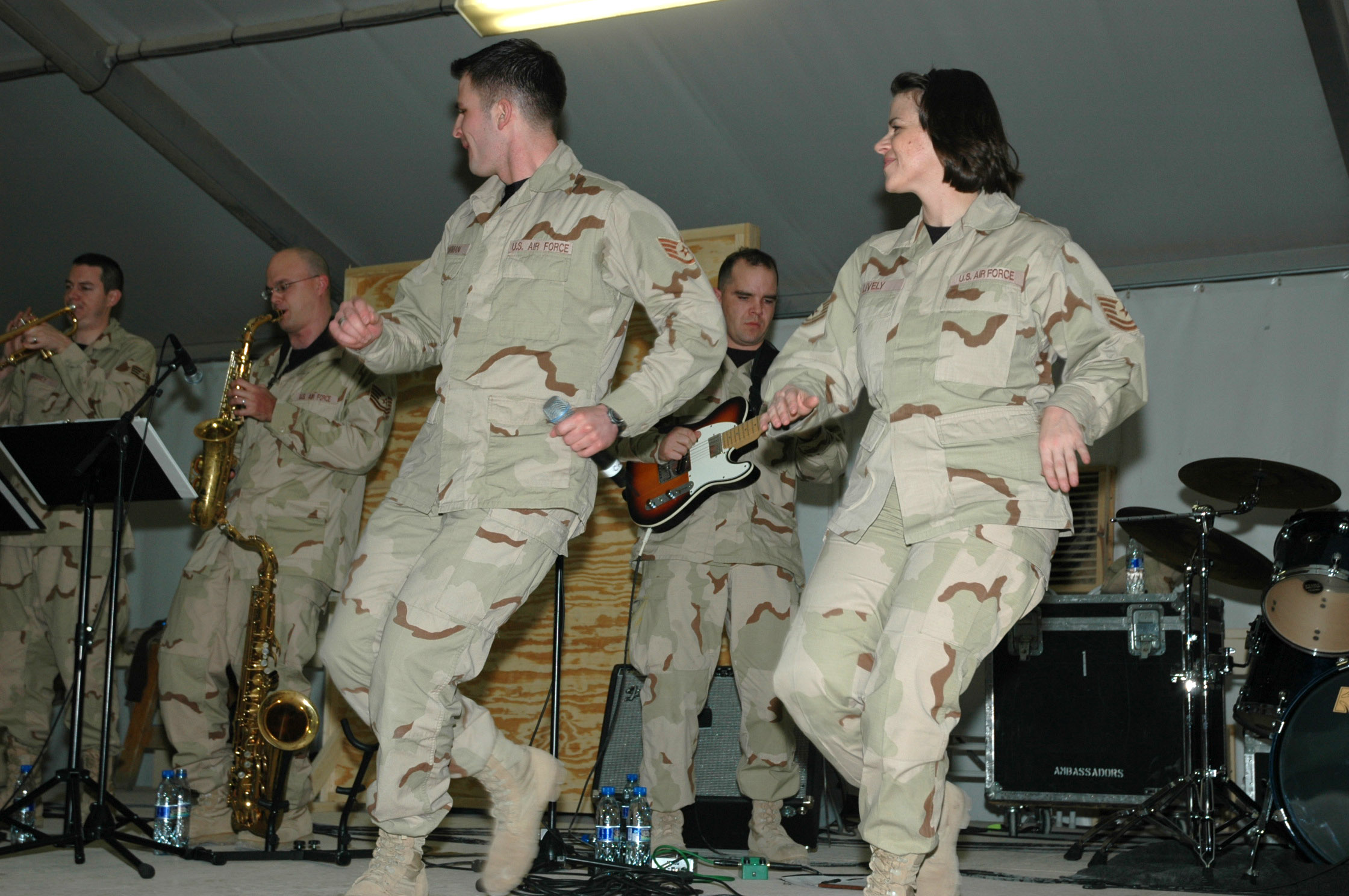Special visitors spread cheer to Airmen in Afghanistan > Air Force ...