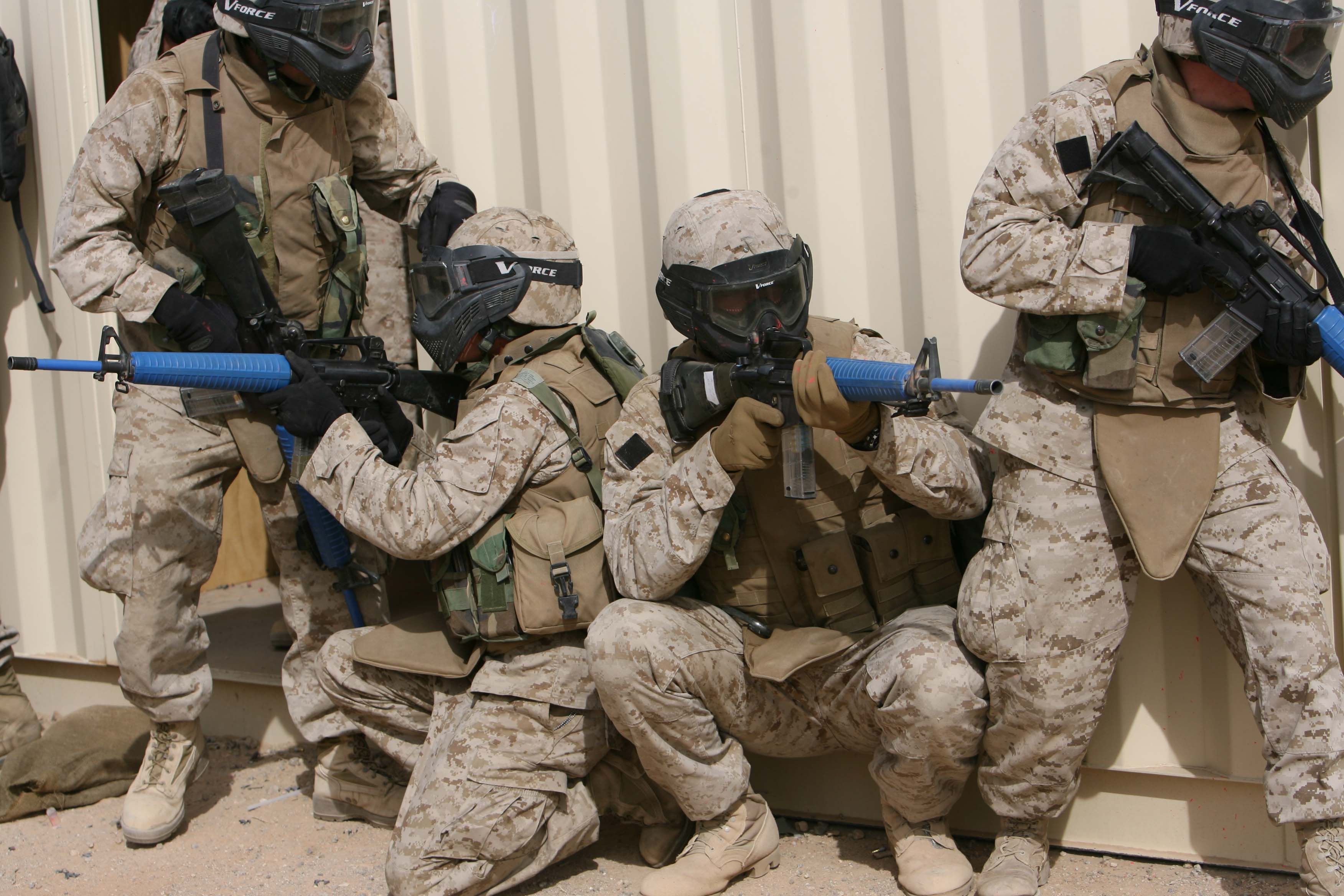 Deploying infantry Marines raid MOUT town > United States Marine Corps ...