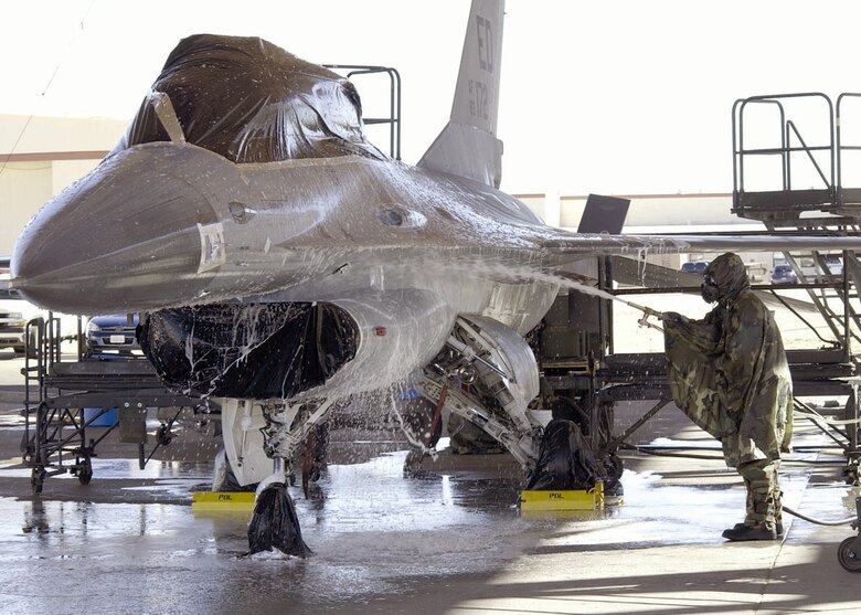 Team tests in-the-field aircraft decontamination procedures > U.S. Air ...