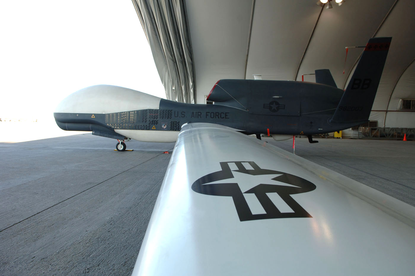 Prototype Global Hawk flies home after 4,000 combat hours > Air Force ...