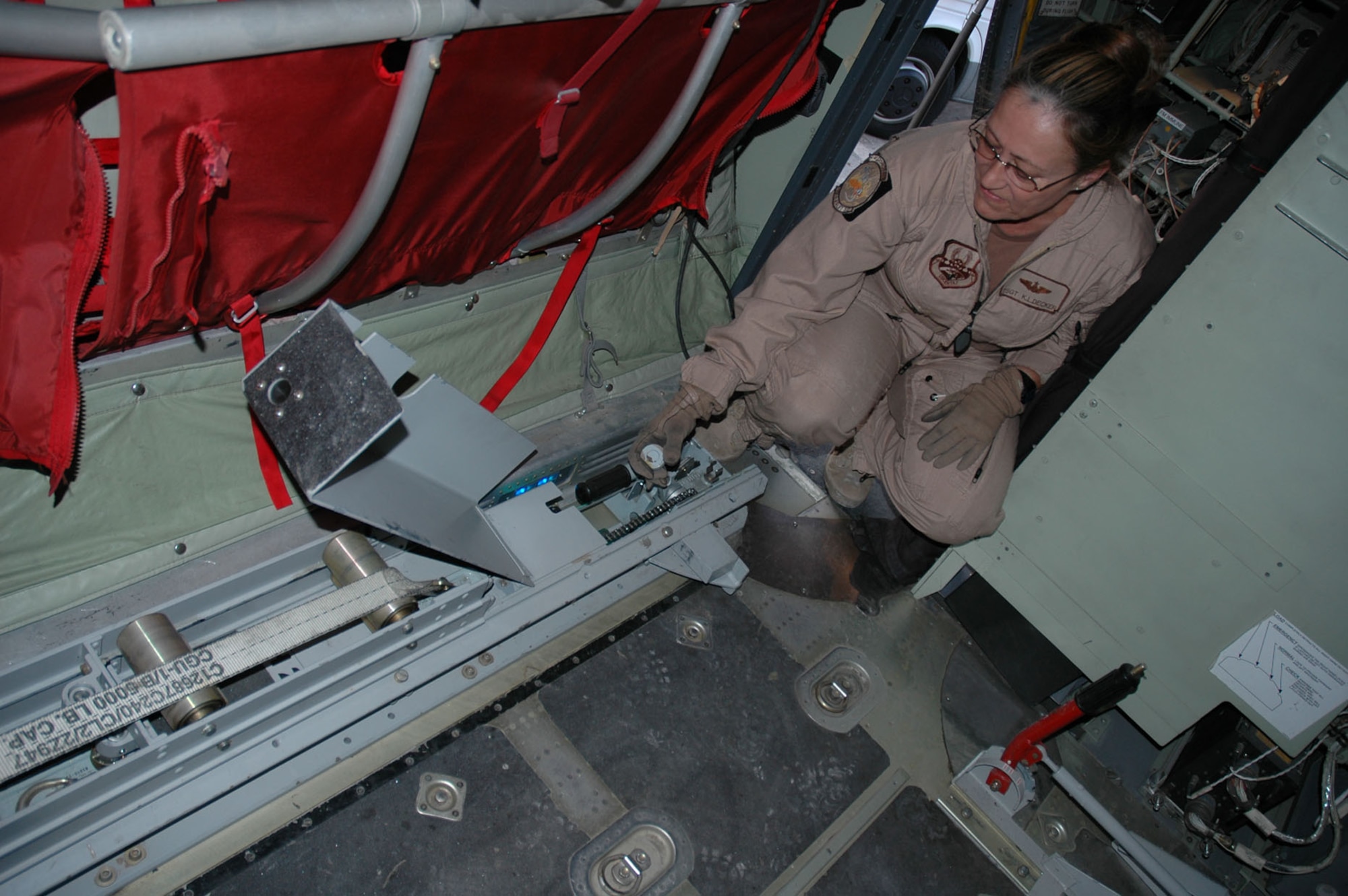 Reserve loadmasters at the heart of C-130 operations > Air Force ...