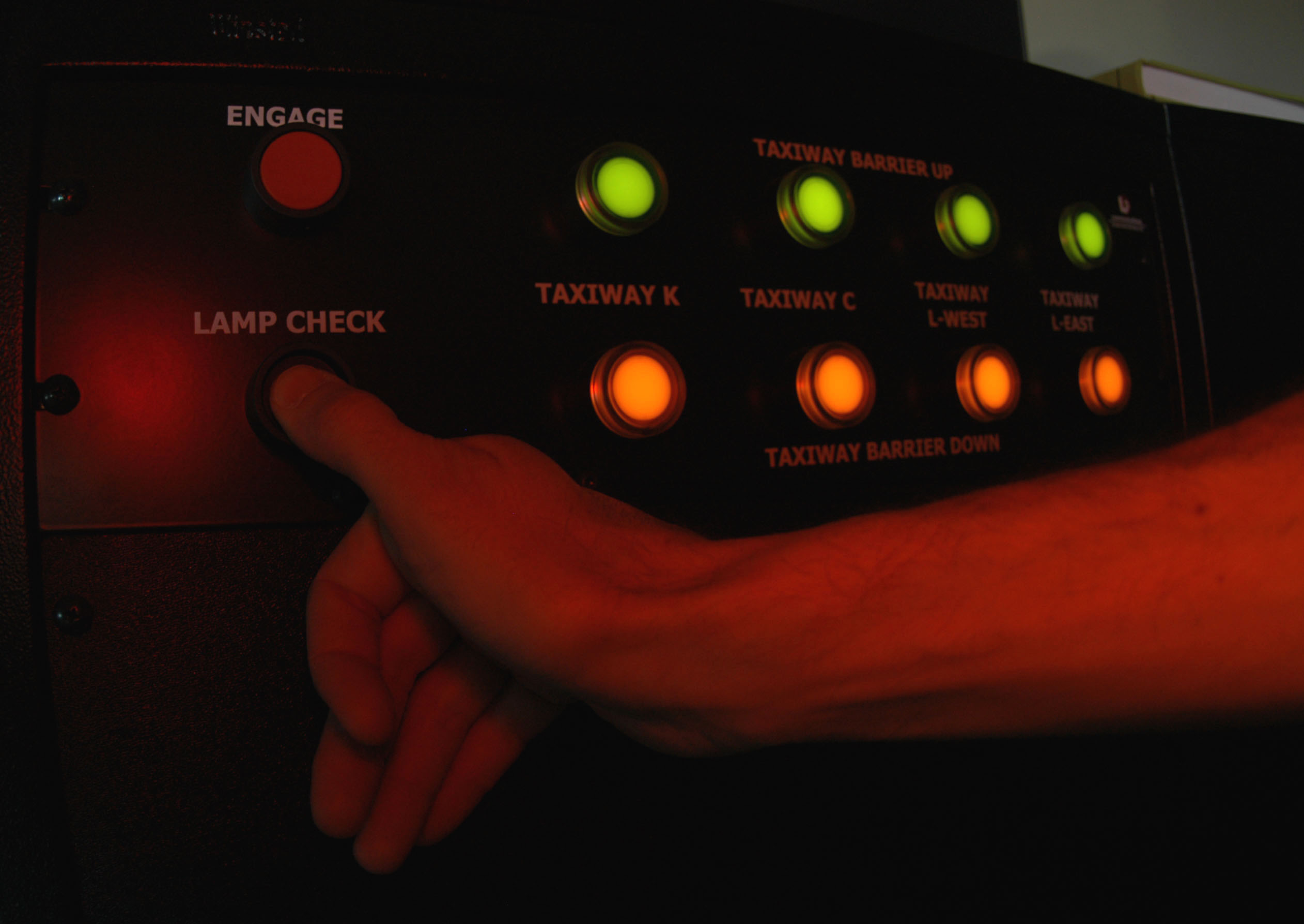 Flightline access goes high-tech > Air Force > Article Display