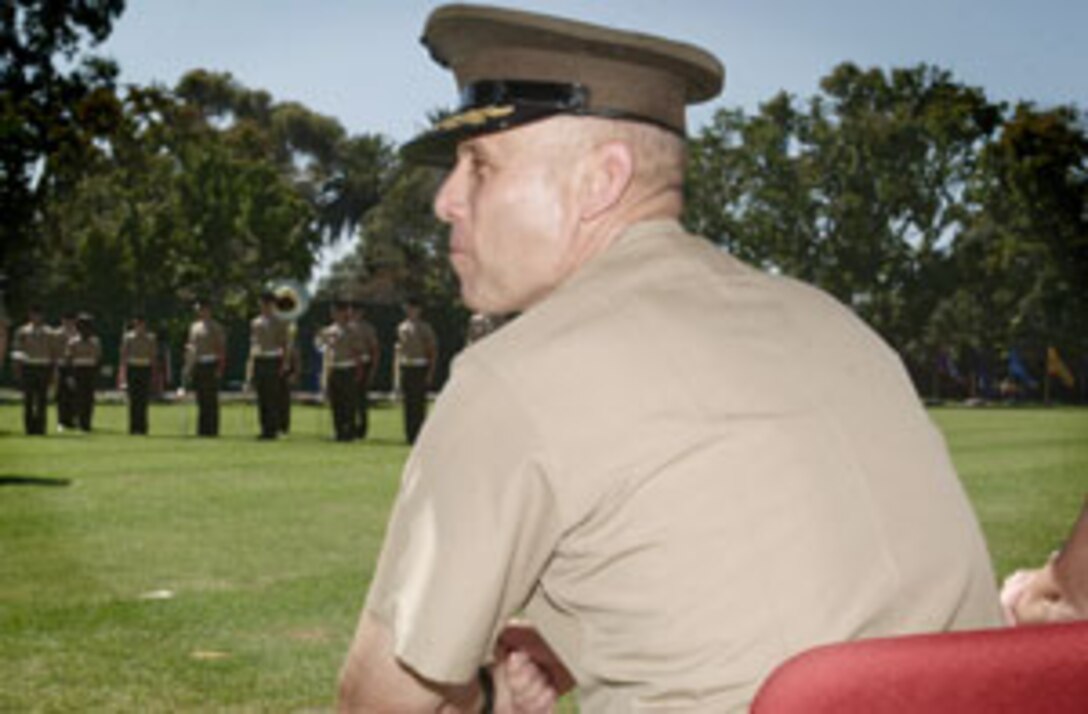 060104-M-0000A-058