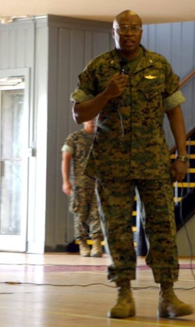 New battalion commander speaks with Marines and sailors > United States ...