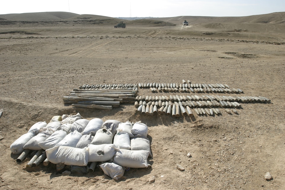 3/1 Marines and Iraqi Army unearth weapons caches > United States ...