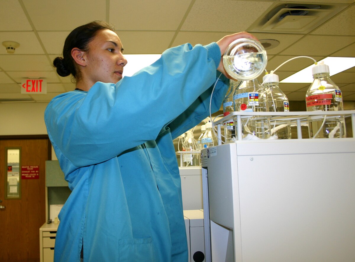 Future Air Force Medical Service specialists train at Wilford Hall ...