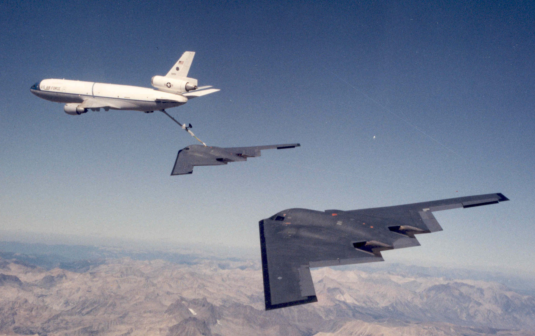 "Northrop B-2A [stealth bomber] in-flight refueling with [a] Boeing KC ...