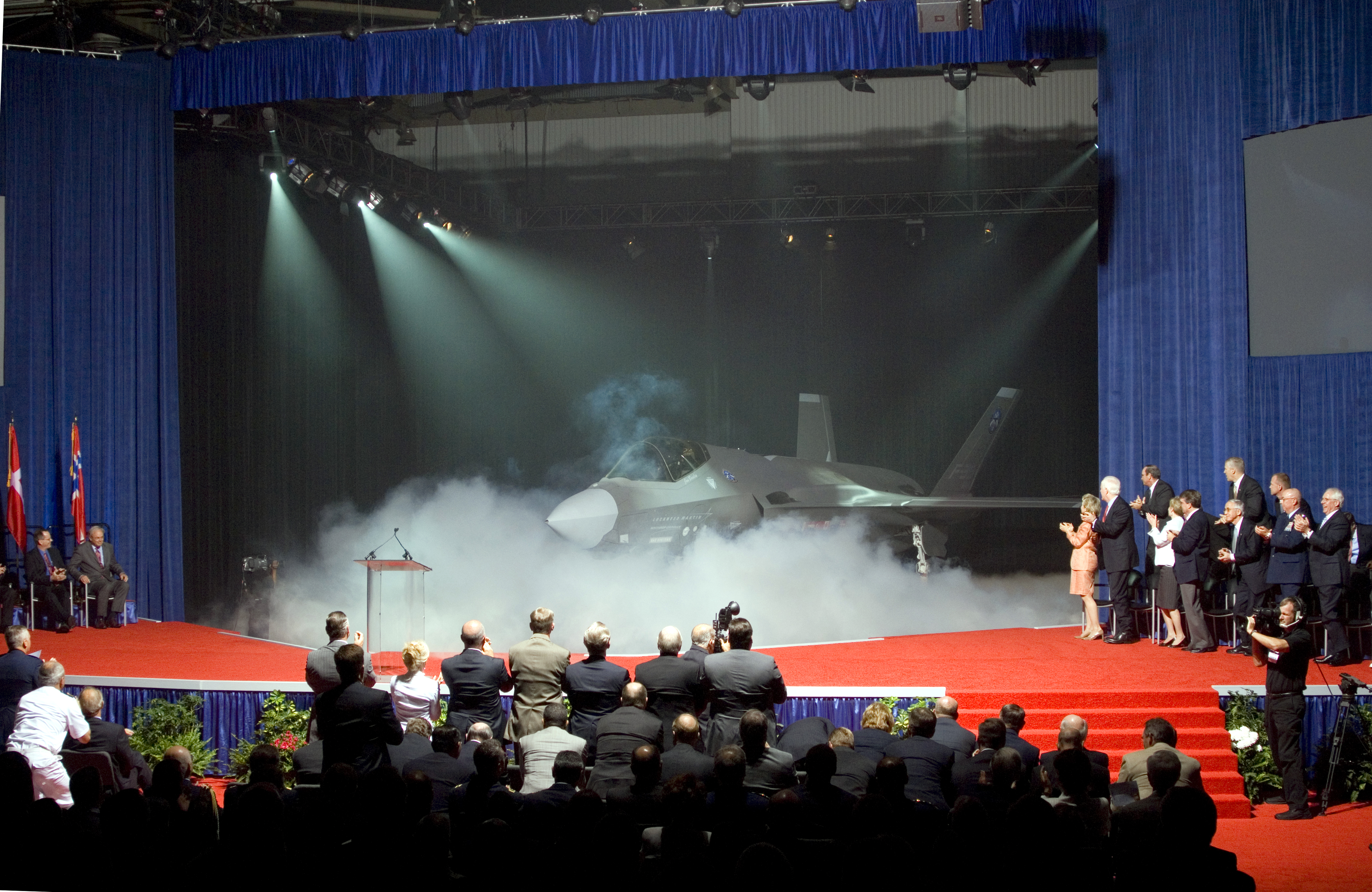 Lightning II makes its debut > Air Force > Article Display