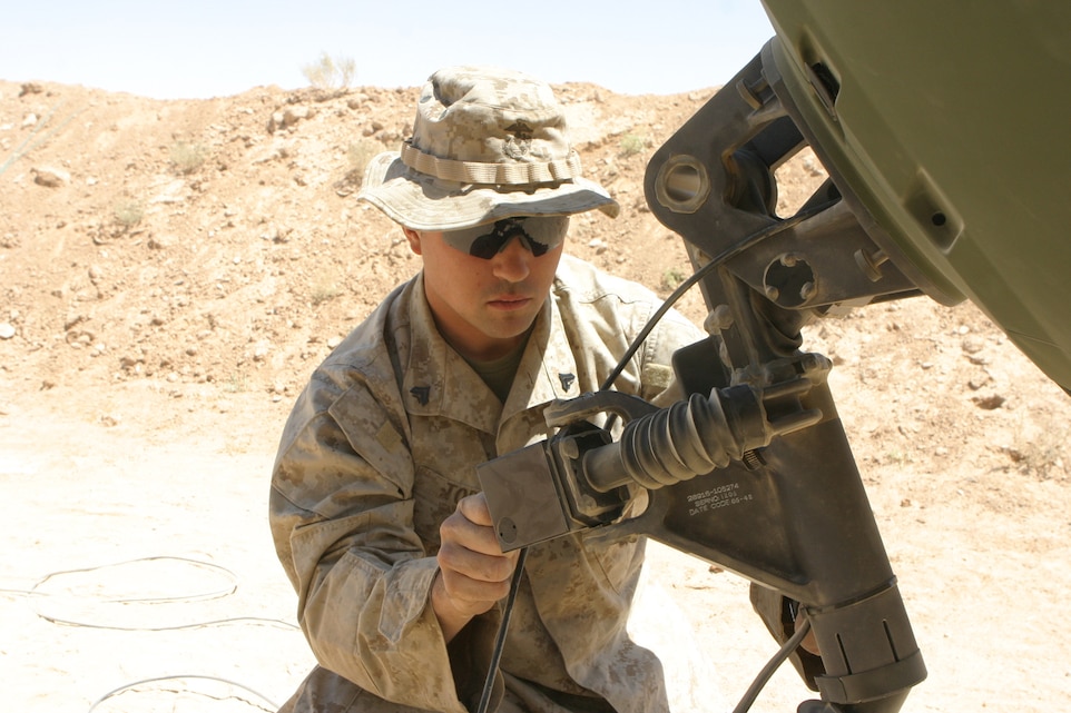 ‘Comm’ before the storm > United States Marine Corps Flagship > News ...