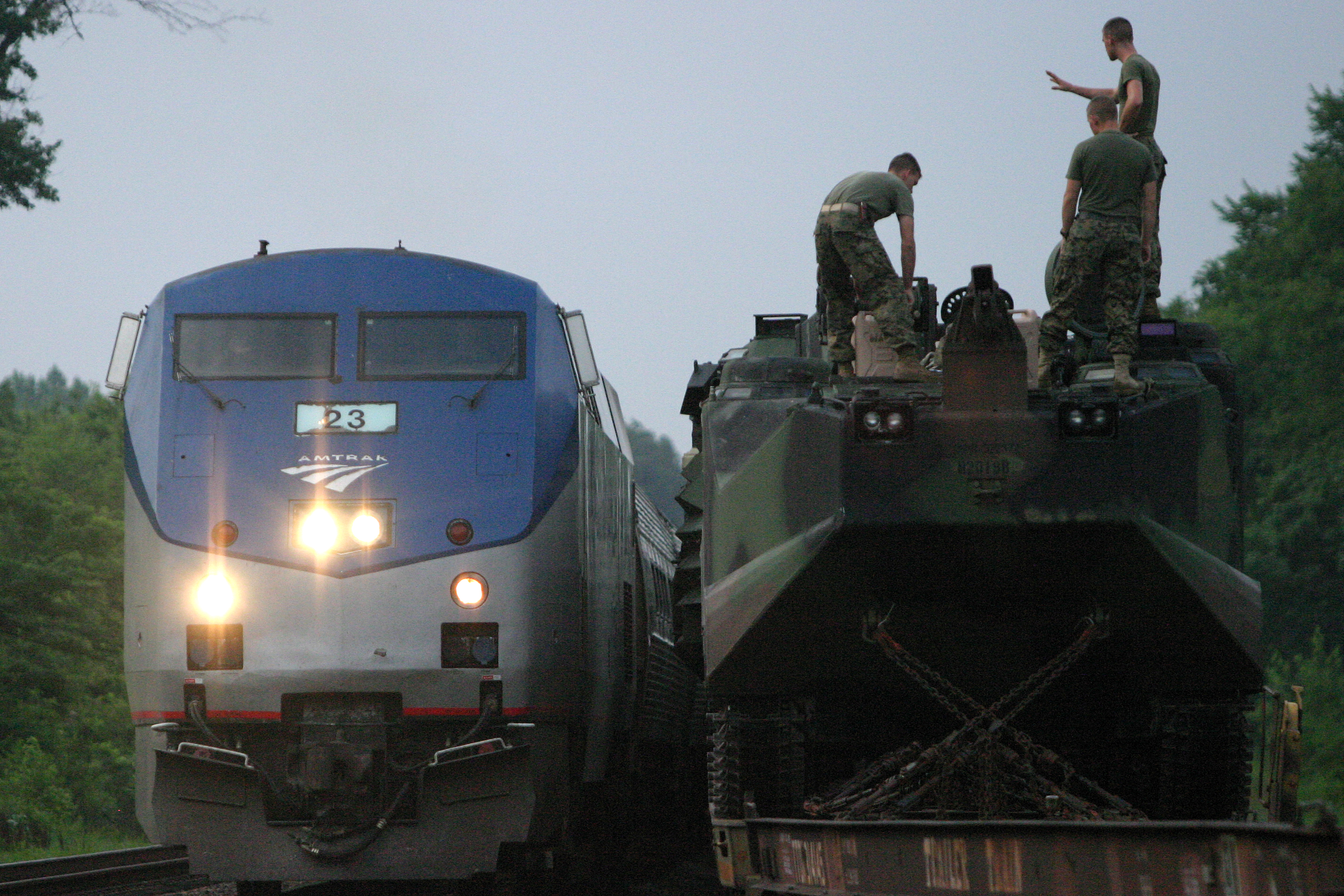Neither late train nor driving rain stops 26th MEU from bringing in ...