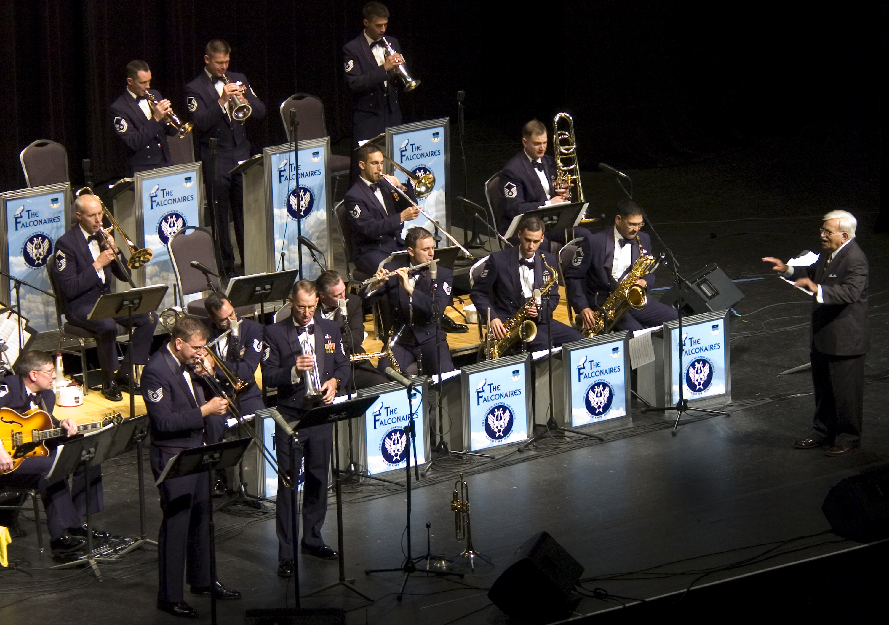 Academy band wows crowd with help from old friend > Air Force > News