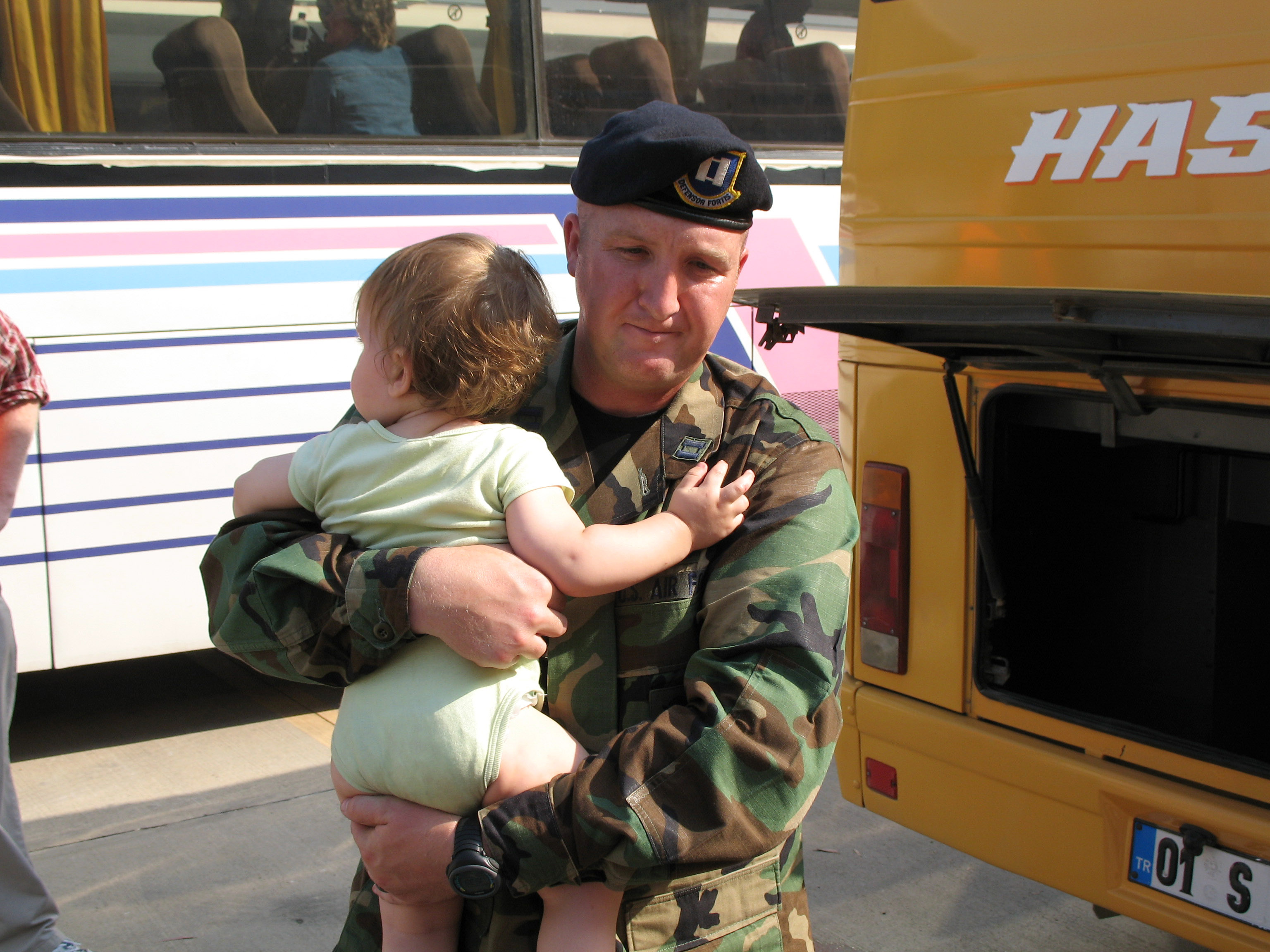 Americans arrive in Turkey from Lebanon > Air Force > Article Display