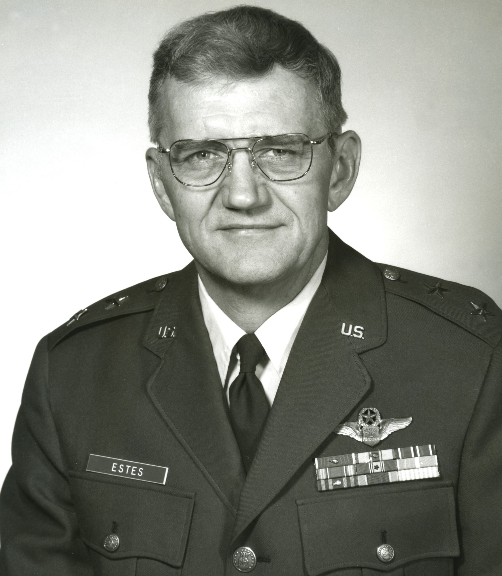 MAJOR GENERAL HOWARD M. ESTES JR. > Air Force > Biography Display