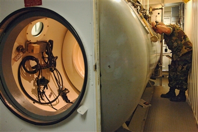Dive Chamber | U.S. Department of War