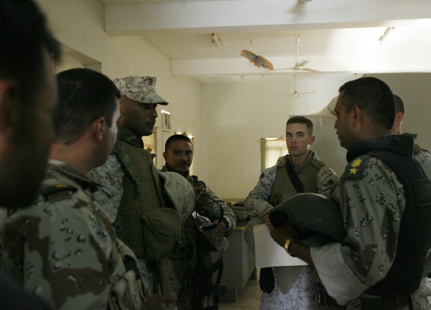 Marine money handlers fill critical niche in Iraq > 1st Marine ...