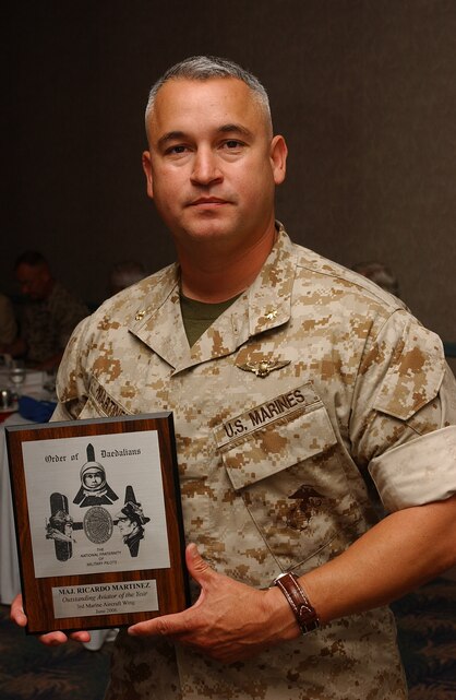 Marine receives aviation award > Marine Corps Air Station Miramar-EMS ...