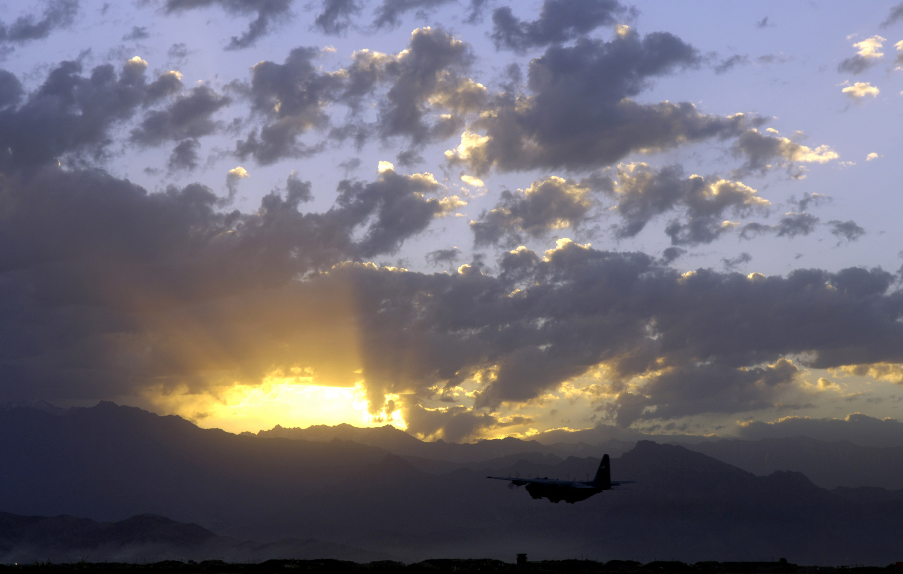 Hercules lifts off > Air Force > Article Display
