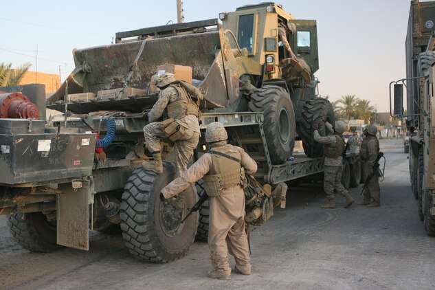 Logistics Marines take on insurgency to entrench Iraqi Army in Ramadi ...