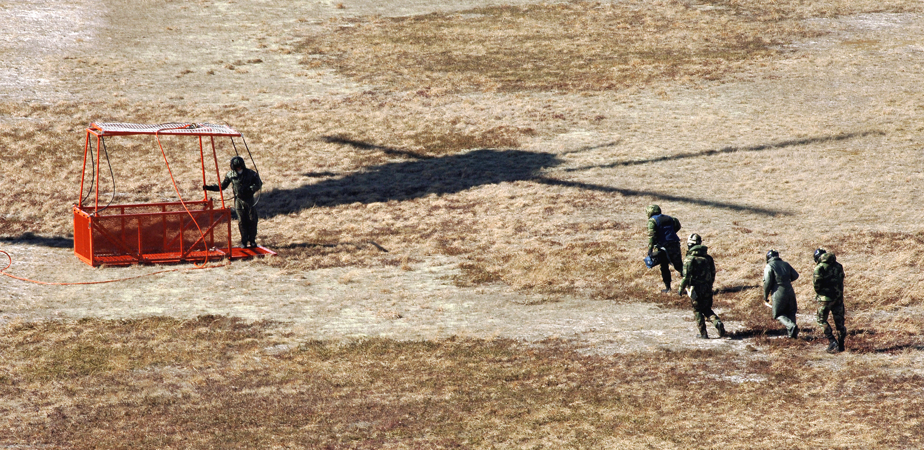Guard tests world’s first multi-person rescue basket > Air Force ...