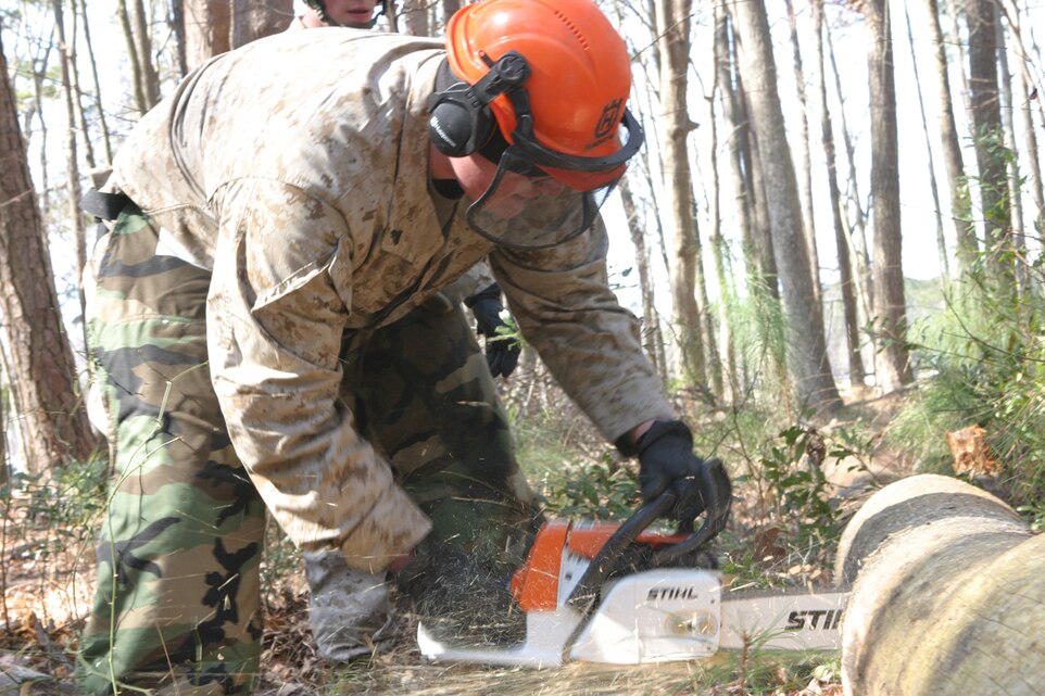 MSSG-24 makes time for local community > 24th Marine Expeditionary Unit ...