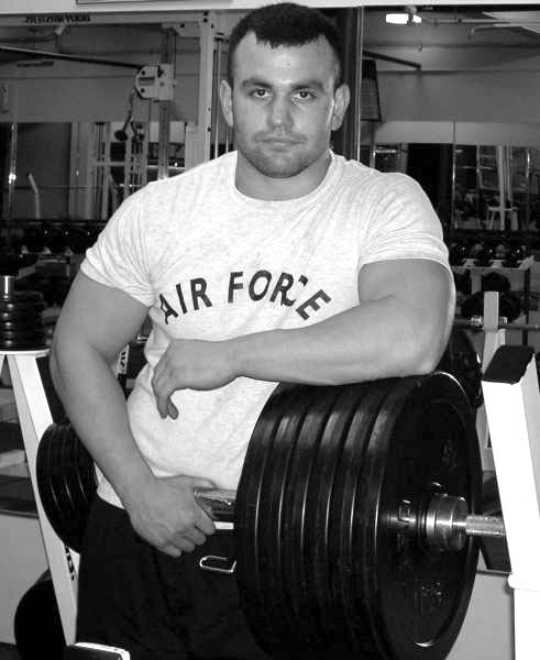 Westover athlete ‘presses’ to the top > Air Force Reserve Command ...