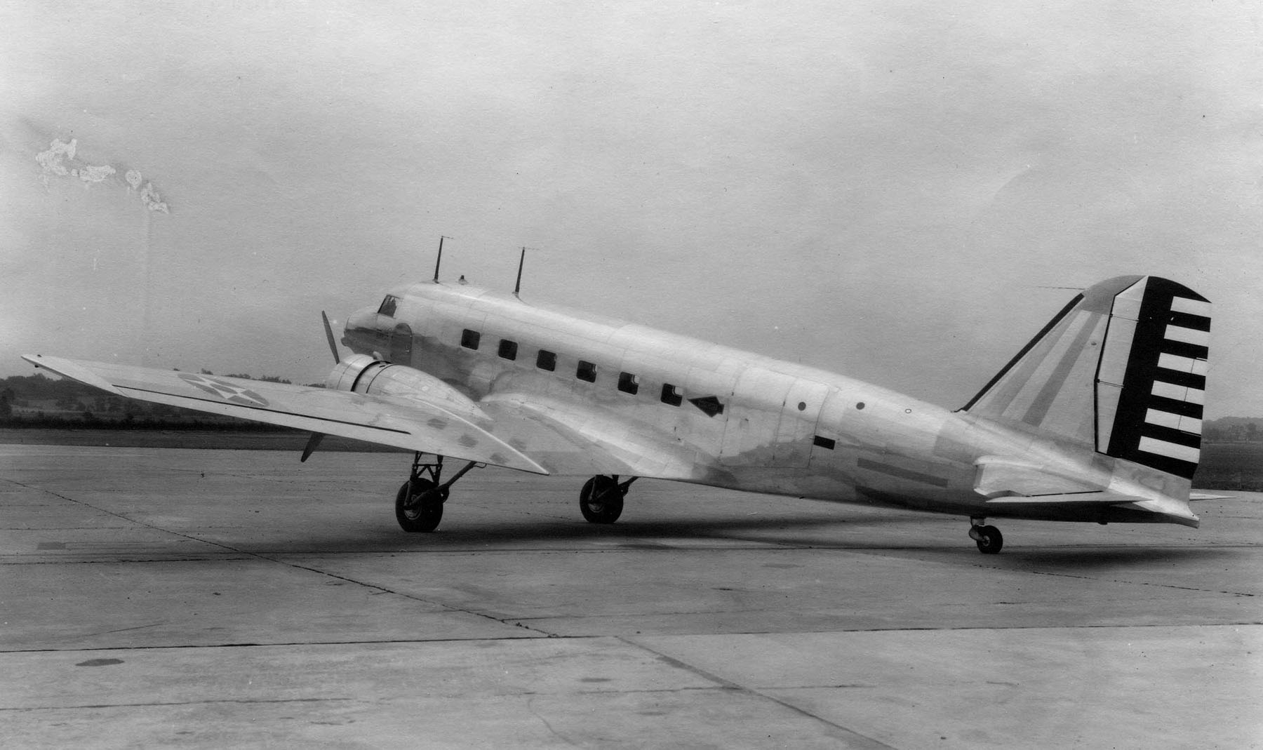 Douglas C-33
