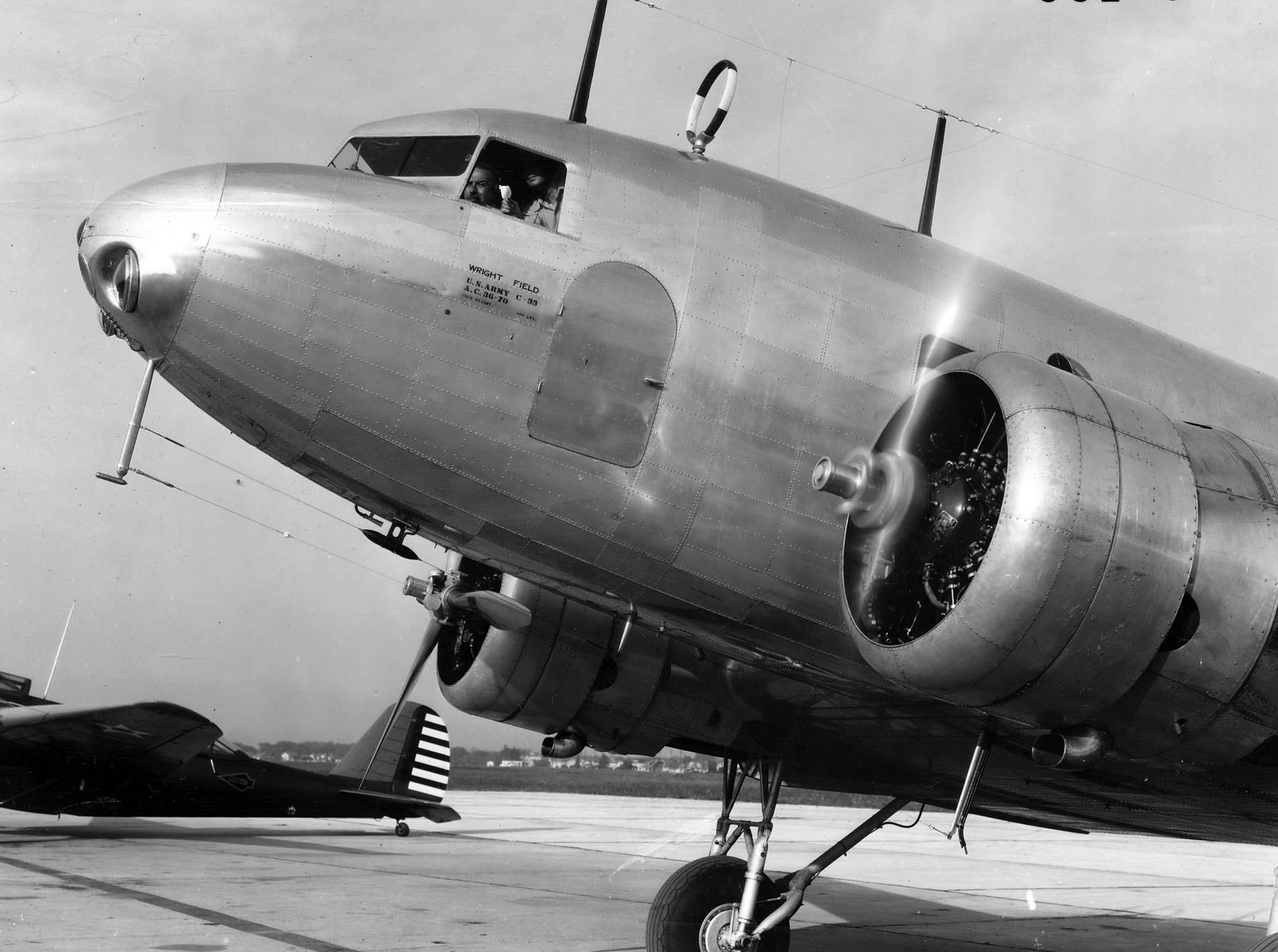 Douglas C-33