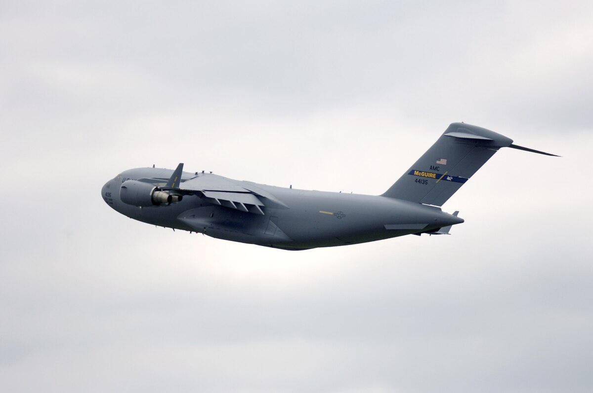 Globemaster in flight > Air Force > Article Display