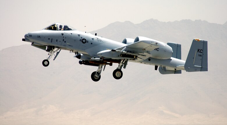 Active-duty, Reserve units take over A-10 flying mission > U.S. Air ...