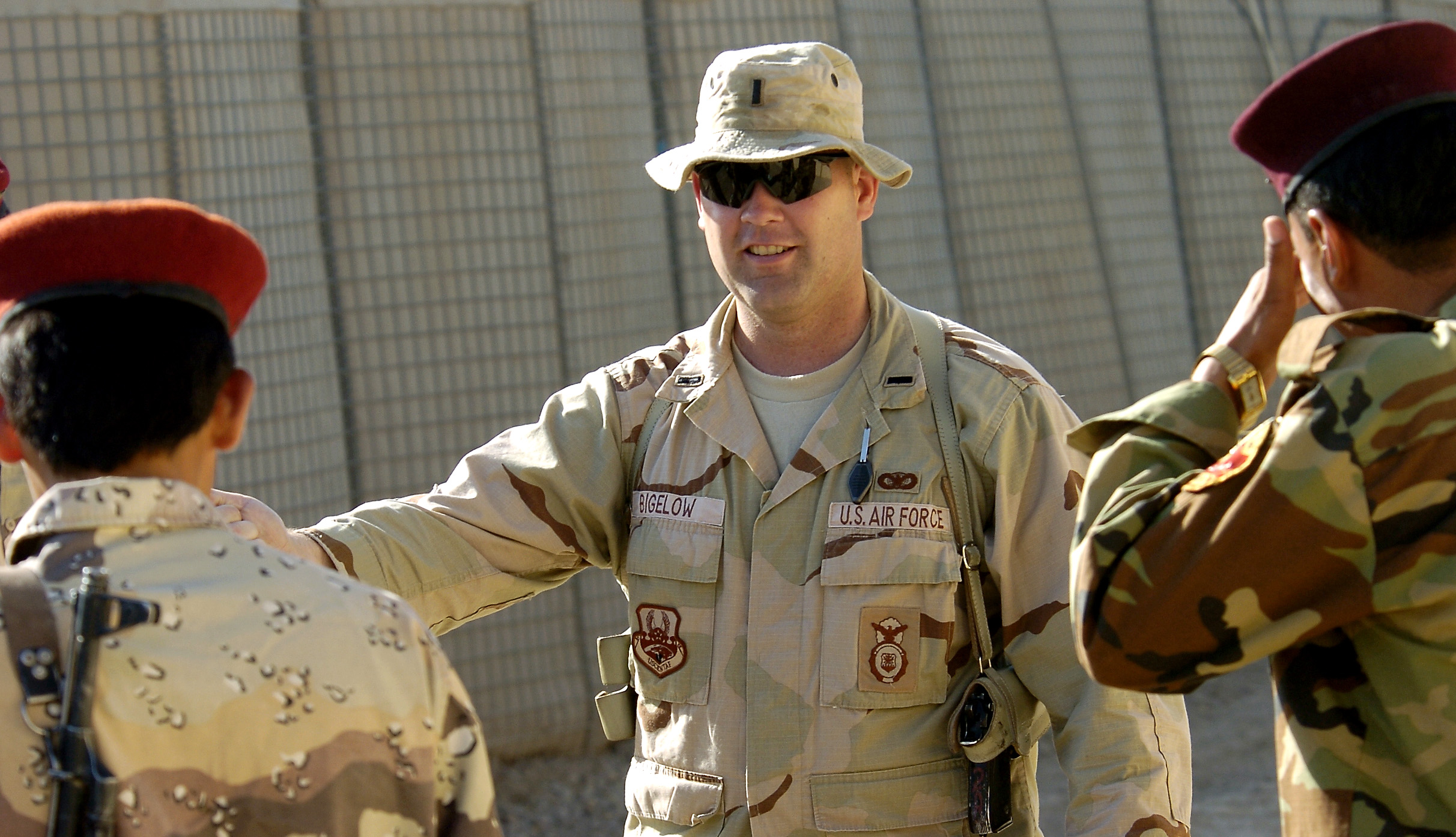 Airmen train Iraqi soldiers on base defense > Air Force > Article Display