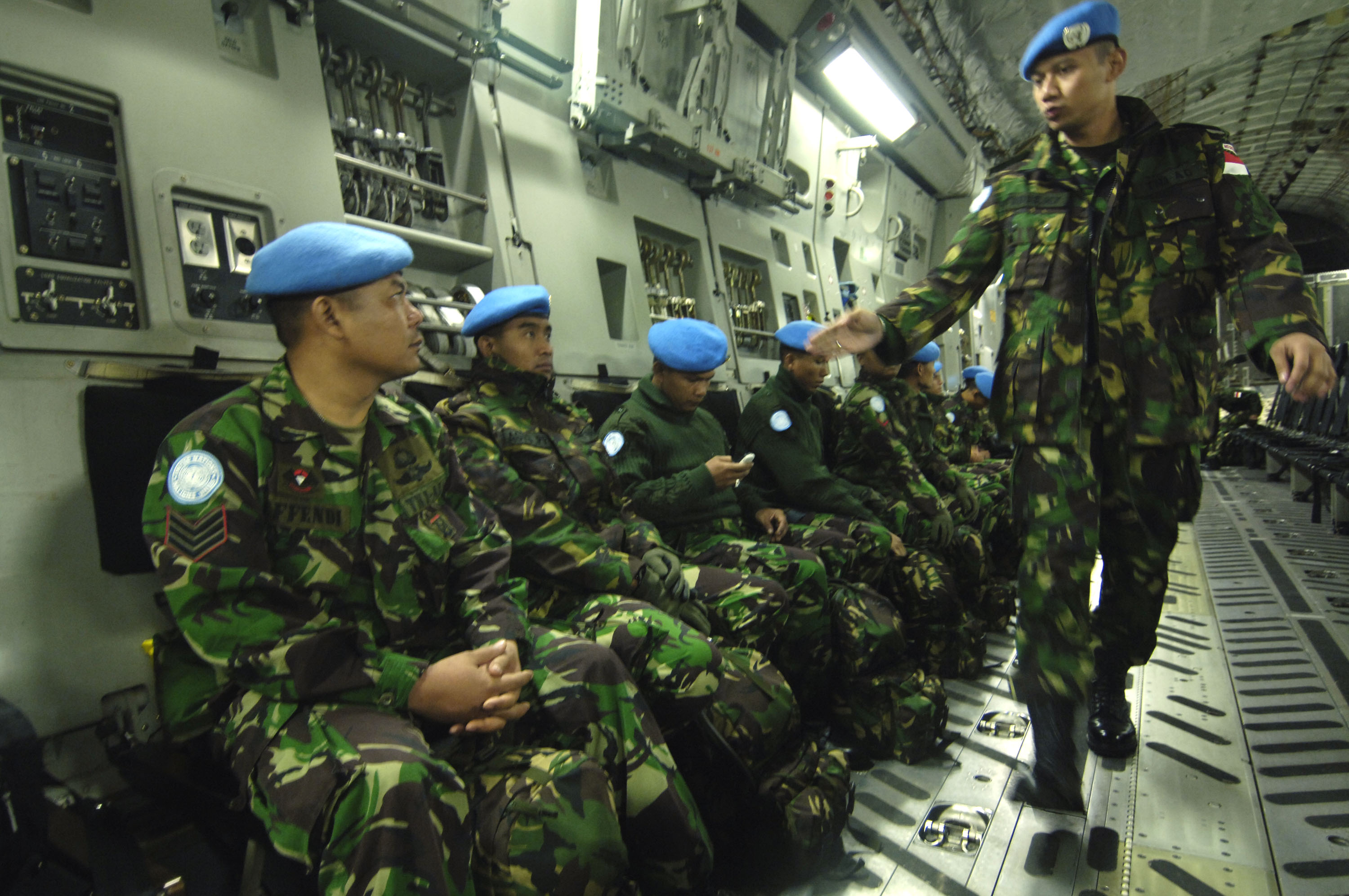 Moving the peacekeepers > Air Force > Article Display