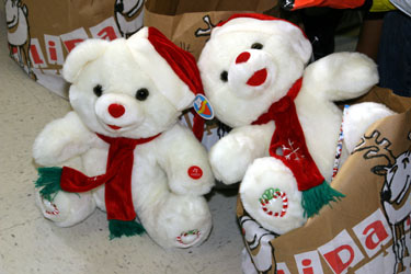 Operation Teddy Bear - It's all about the kids > 349th Air Mobility ...