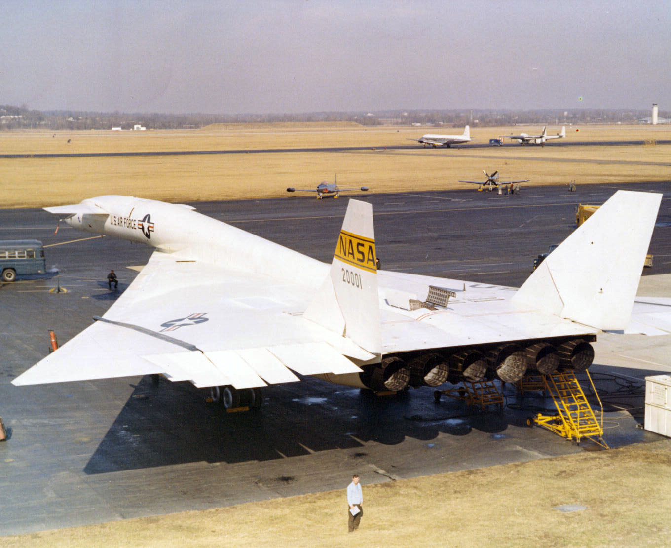 North American XB-70 Valkyrie [1360 × 1110] : r/MilitaryPorn