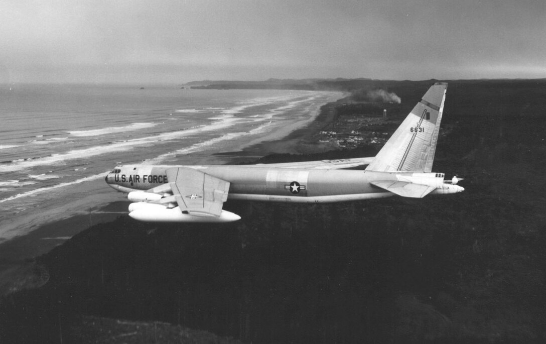 Boeing B-52E