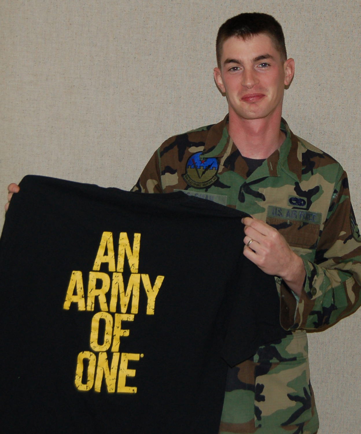 16th EWS Airman stepping out of the blue to become 'Army strong' > 53rd ...