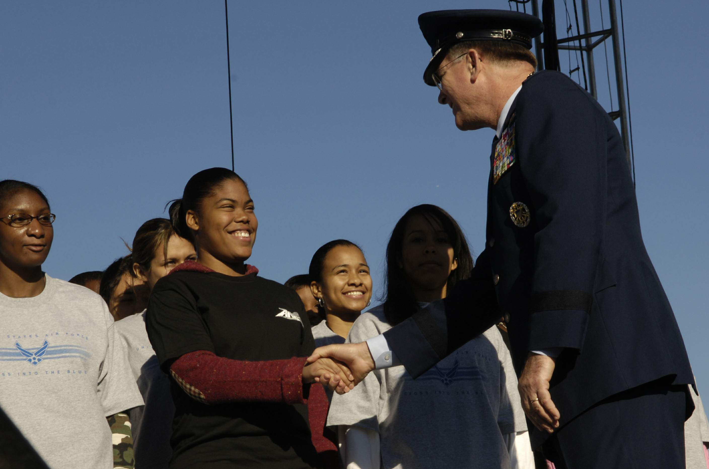 Officials swear in new recruits during memorial dedication events > Air ...