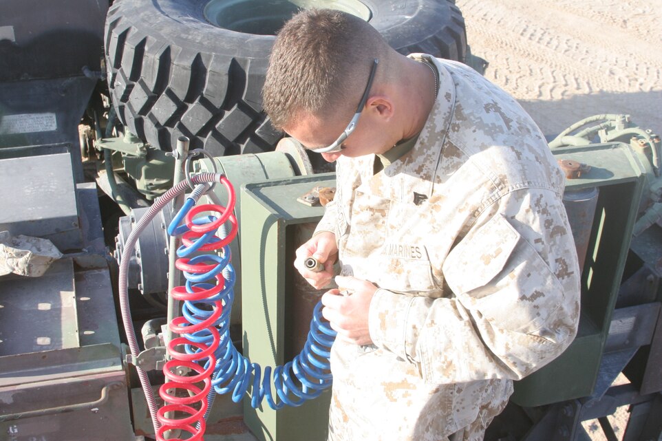 Motor Transportation Maintenance keeps Mojave Viper vehicles rolling ...