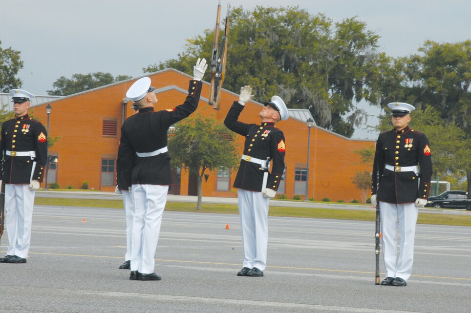 Battle Colors display its finest precision > Marine Corps Training and ...