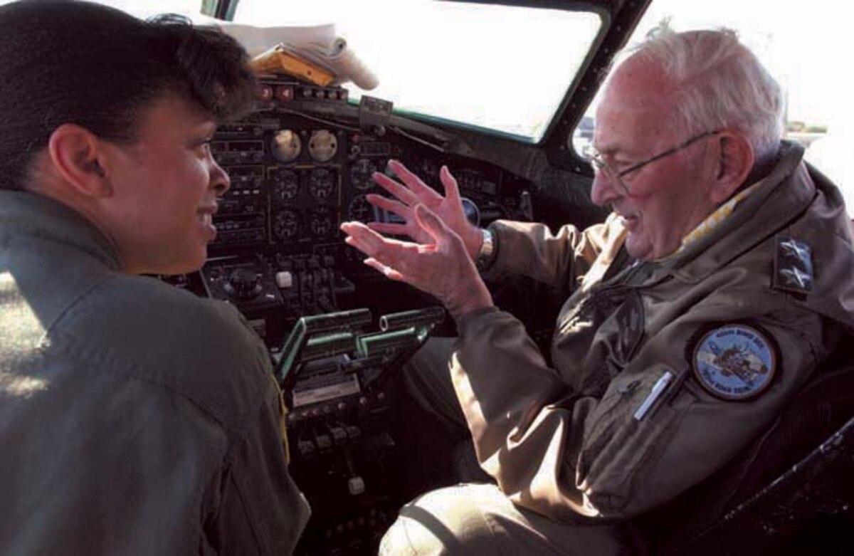 Former Air Force Reserve commander makes historic flight > Air Force ...