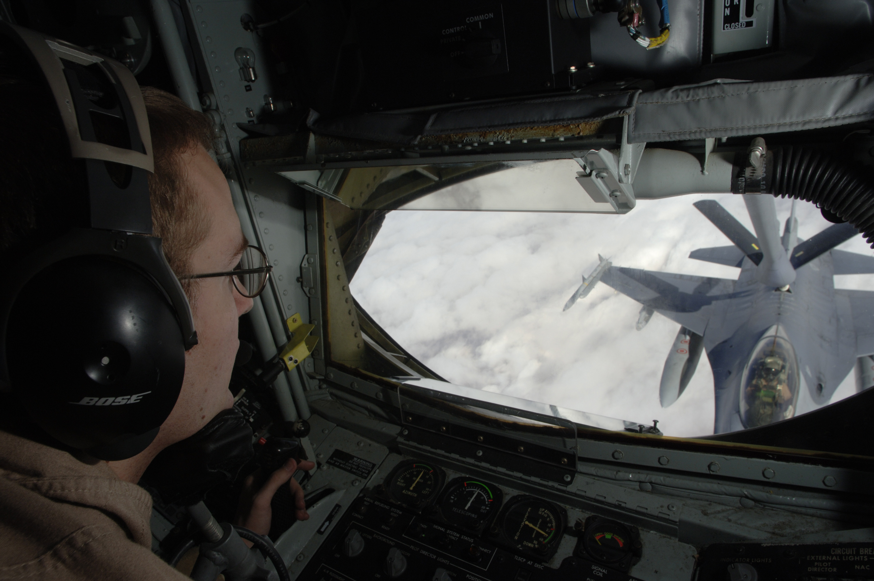 Boom uses steady hand to keep aircraft fighting > Air Force > Article ...