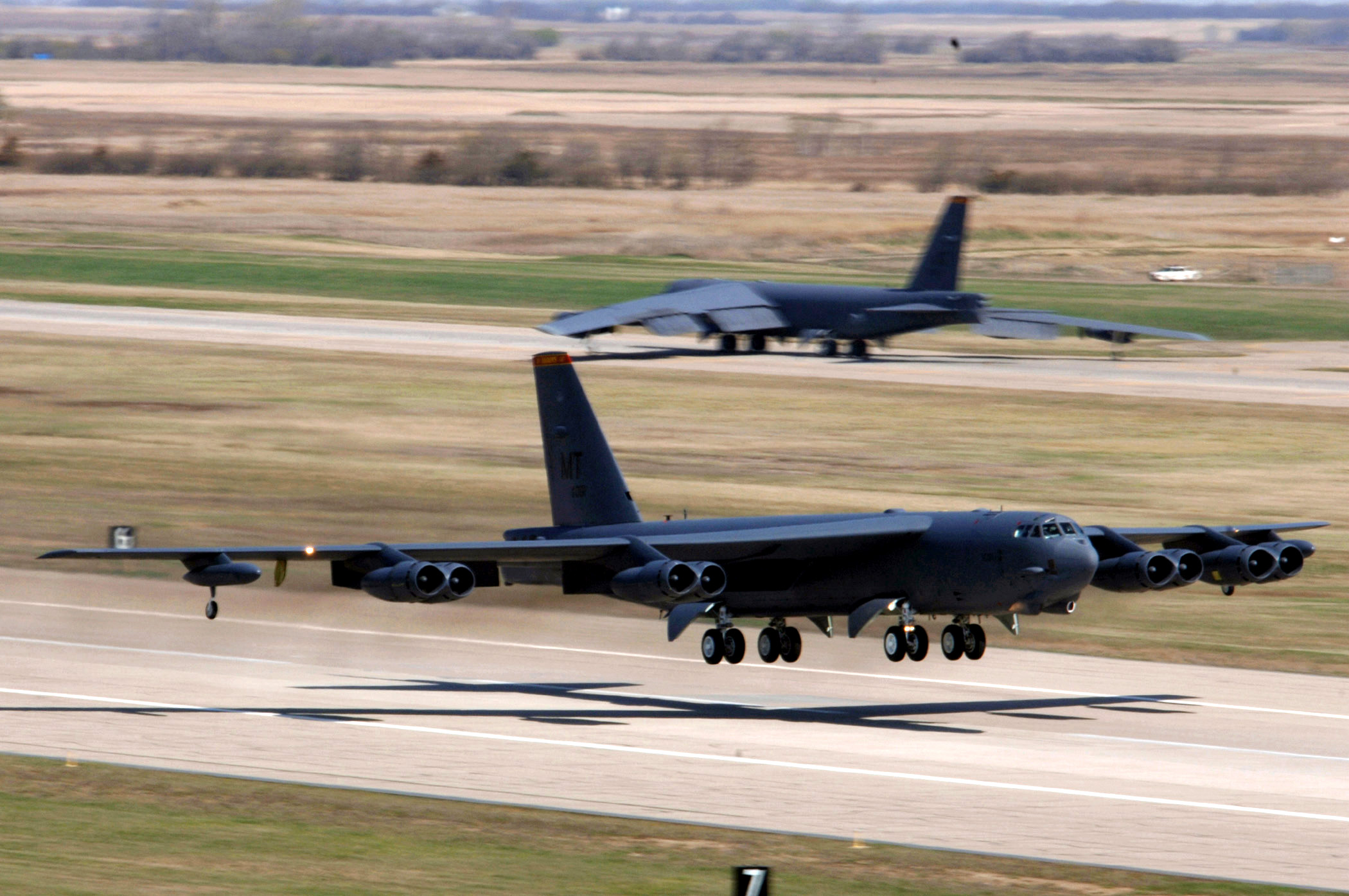 Air Force prepares to test synthetic fuel on B-52 > Air Force > Article ...