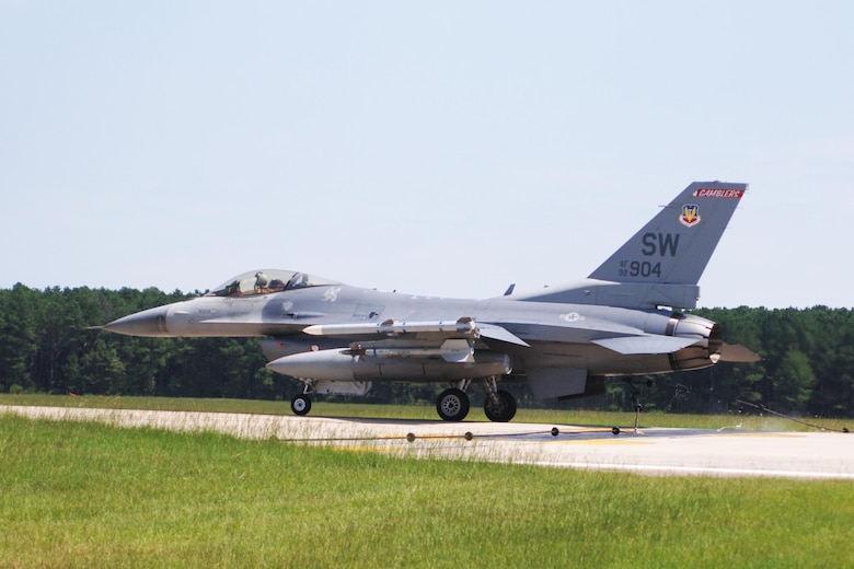 F-16 pilot returns safely following in-flight incident > U.S. Air Force ...