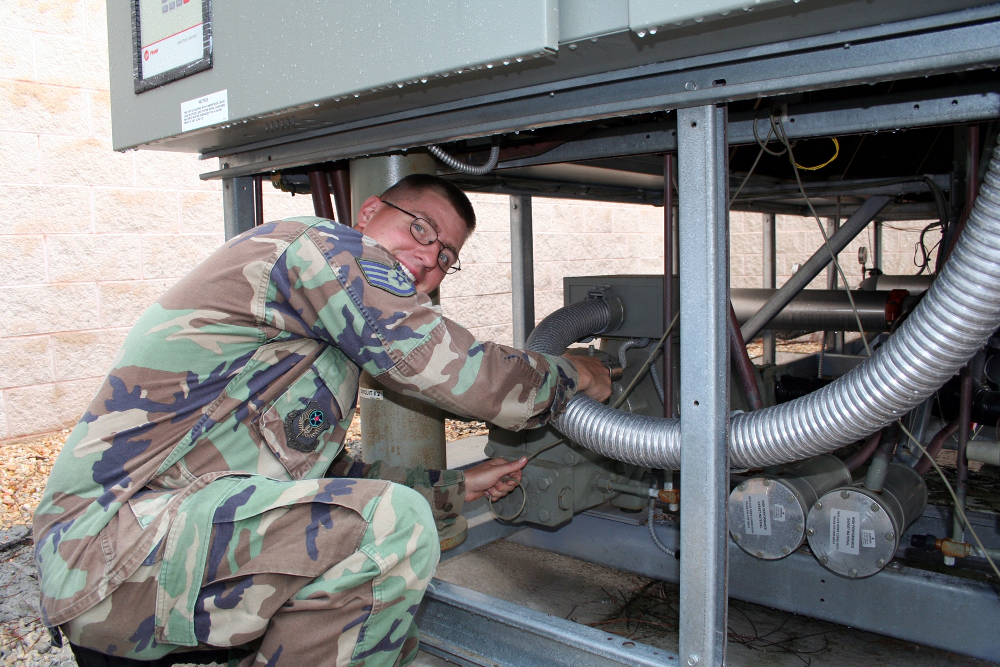 HVAC keeps their cool when things get hot > Hurlburt Field > Display